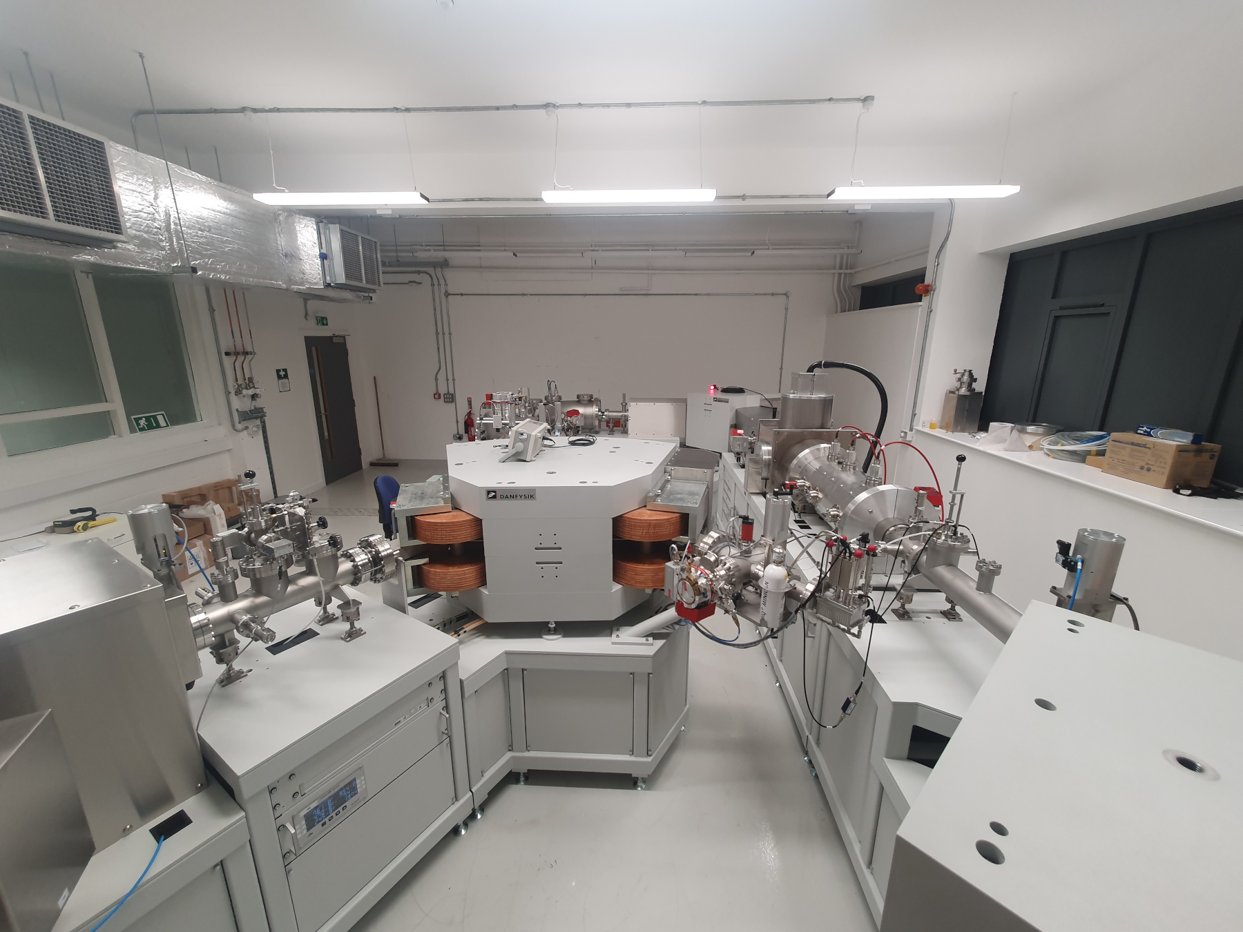 UK’s First Compact Accelerator Mass Spectrometer - N8 Research Partnership